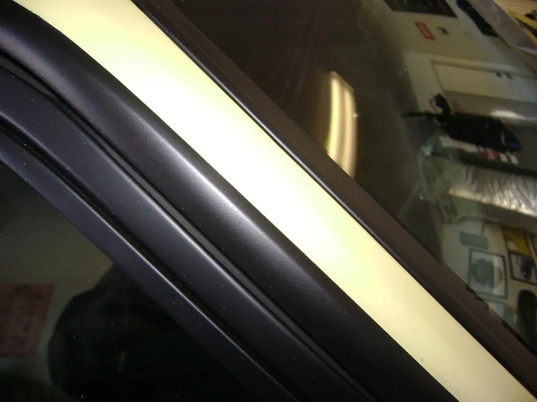 painting front and rear windshield molding | Mustang Forums at StangNet